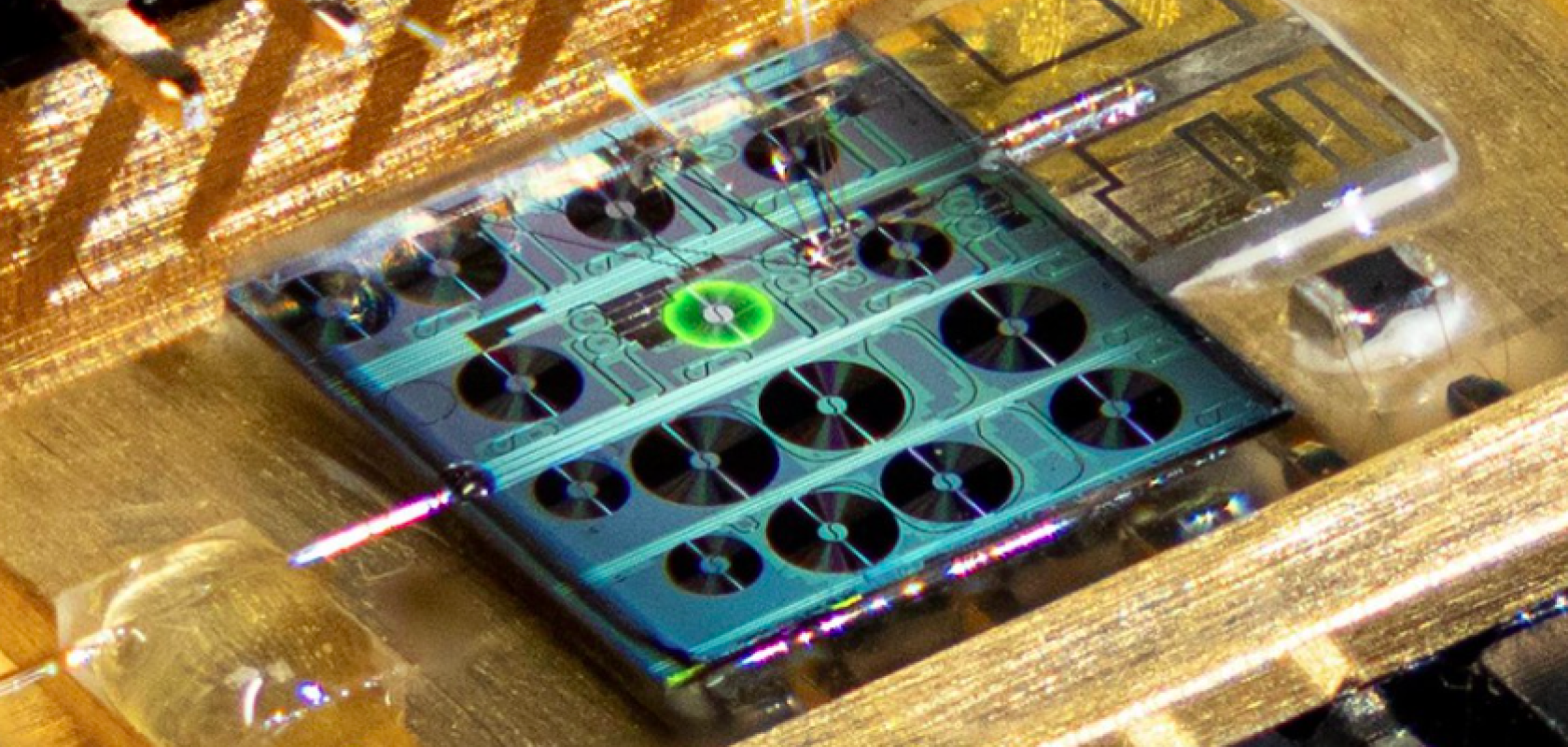 Researchers miniaturise erbium-based fibre laser on photonic chip ... Researchers miniaturise erbium-based fibre laser on photonic chip ...